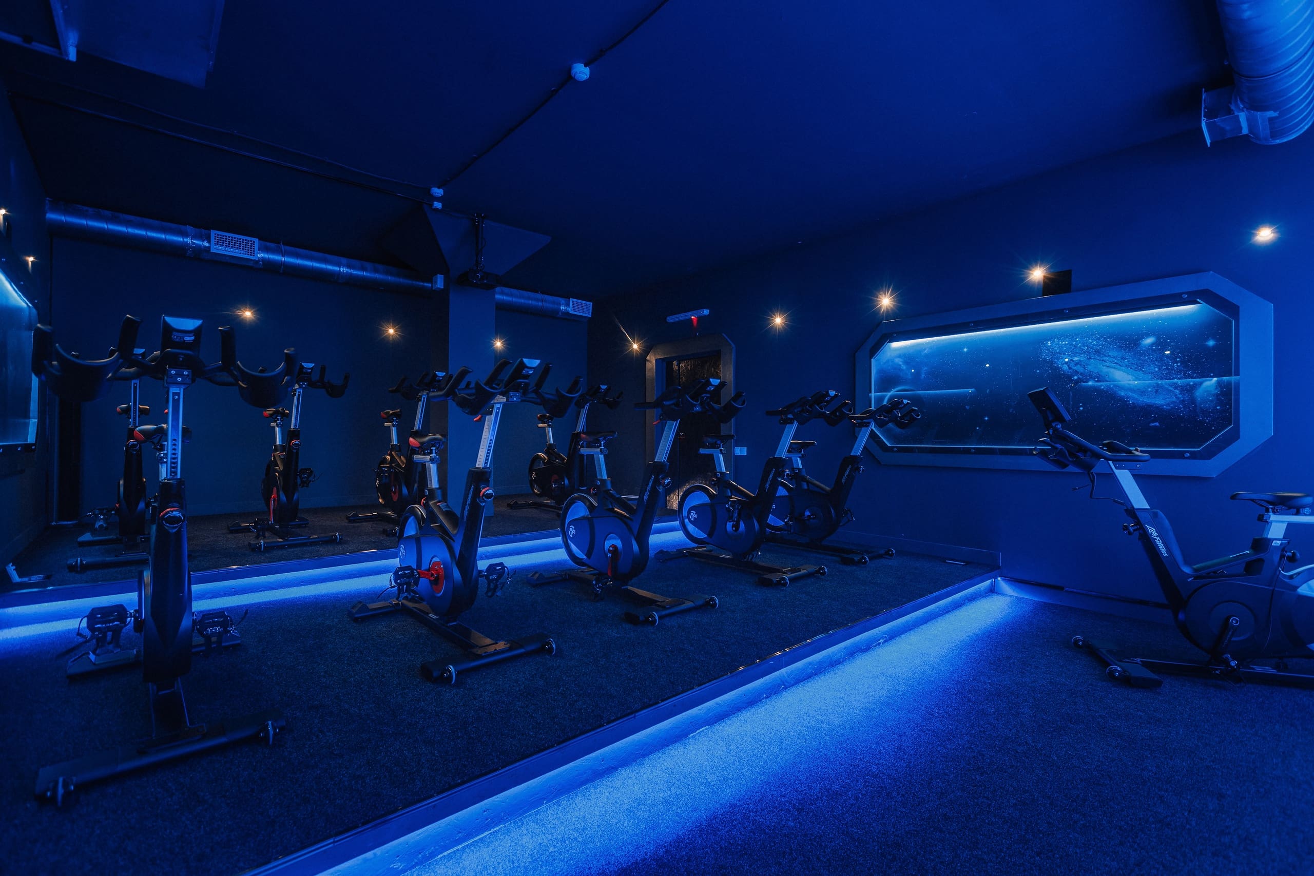 AGYM Космос