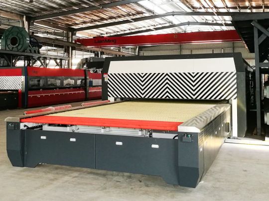 Glass chemical tempering furnace